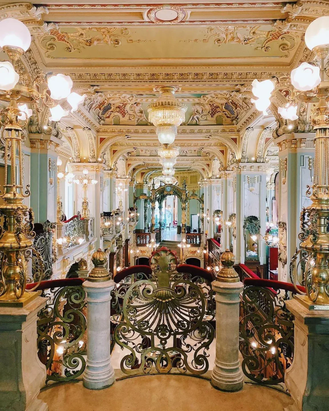 New York Cafe Budapest Reservations, Info & Reviews